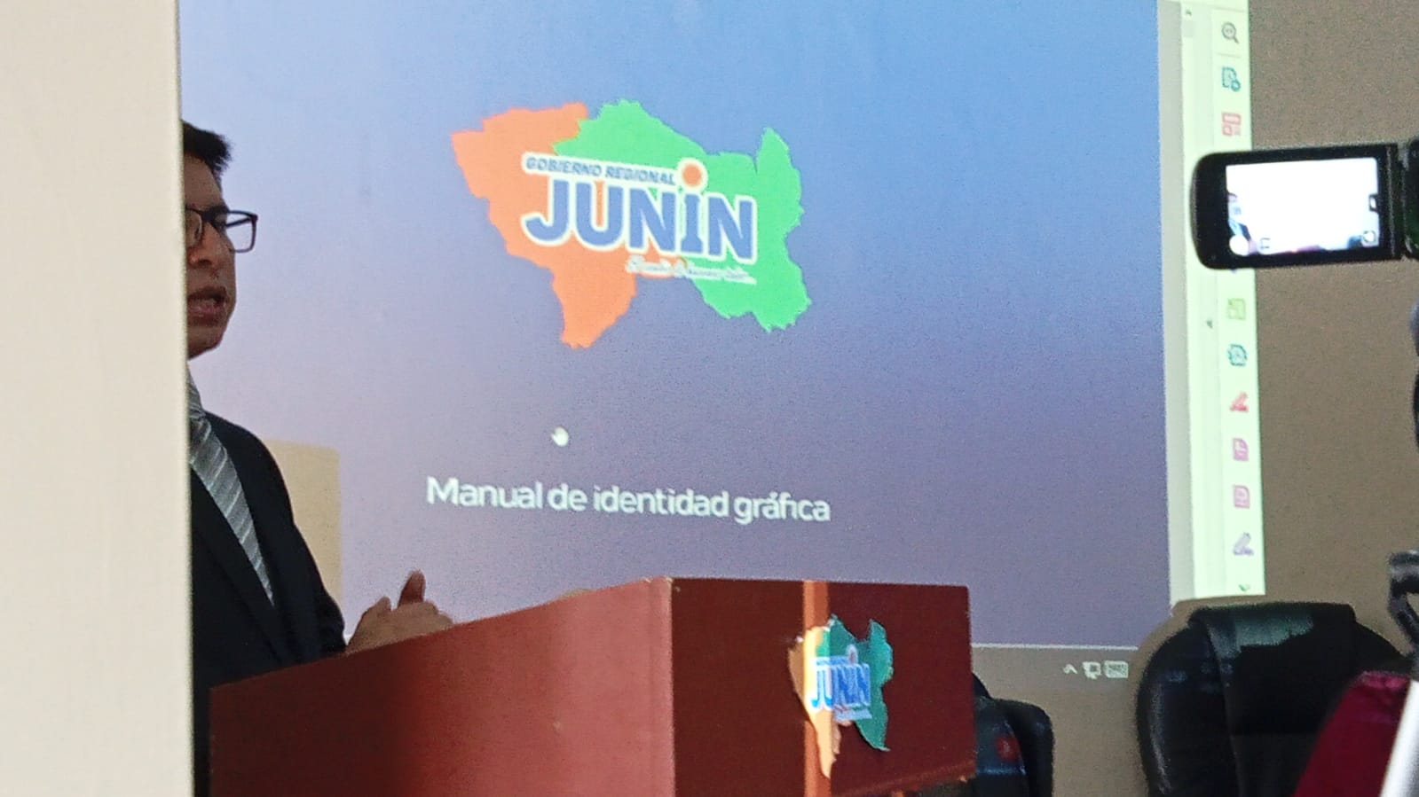 Aprueban nuevo logotipo del GRJ con colores de movimiento político de ...